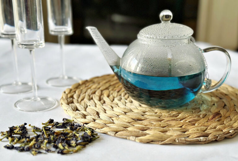 How to Make a Butterfly Pea Flower Cocktail (Color Changing)