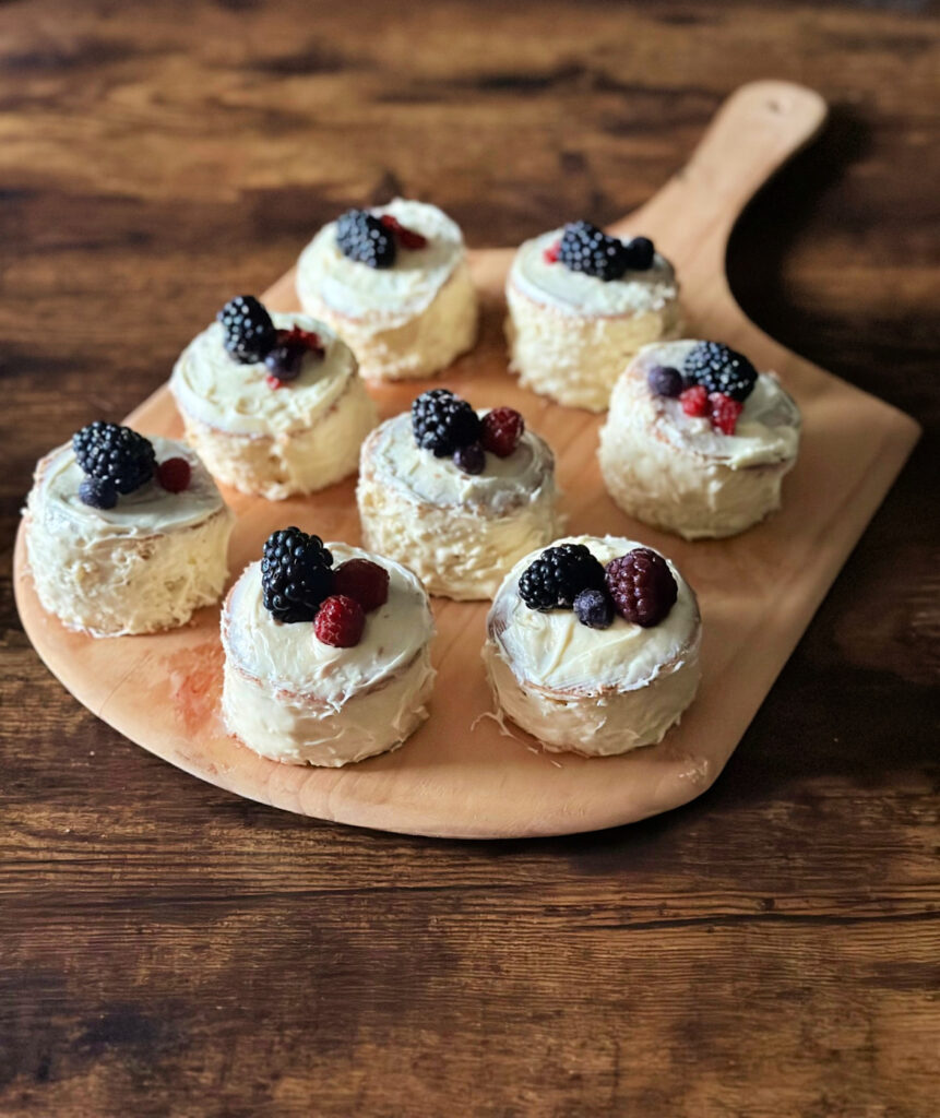 Easy Mini Cake Ideas With Decorating Tips