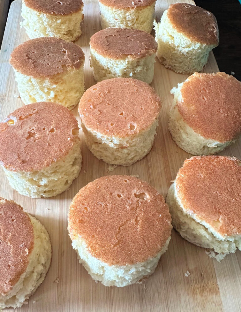 Easy Mini Cake Ideas With Decorating Tips